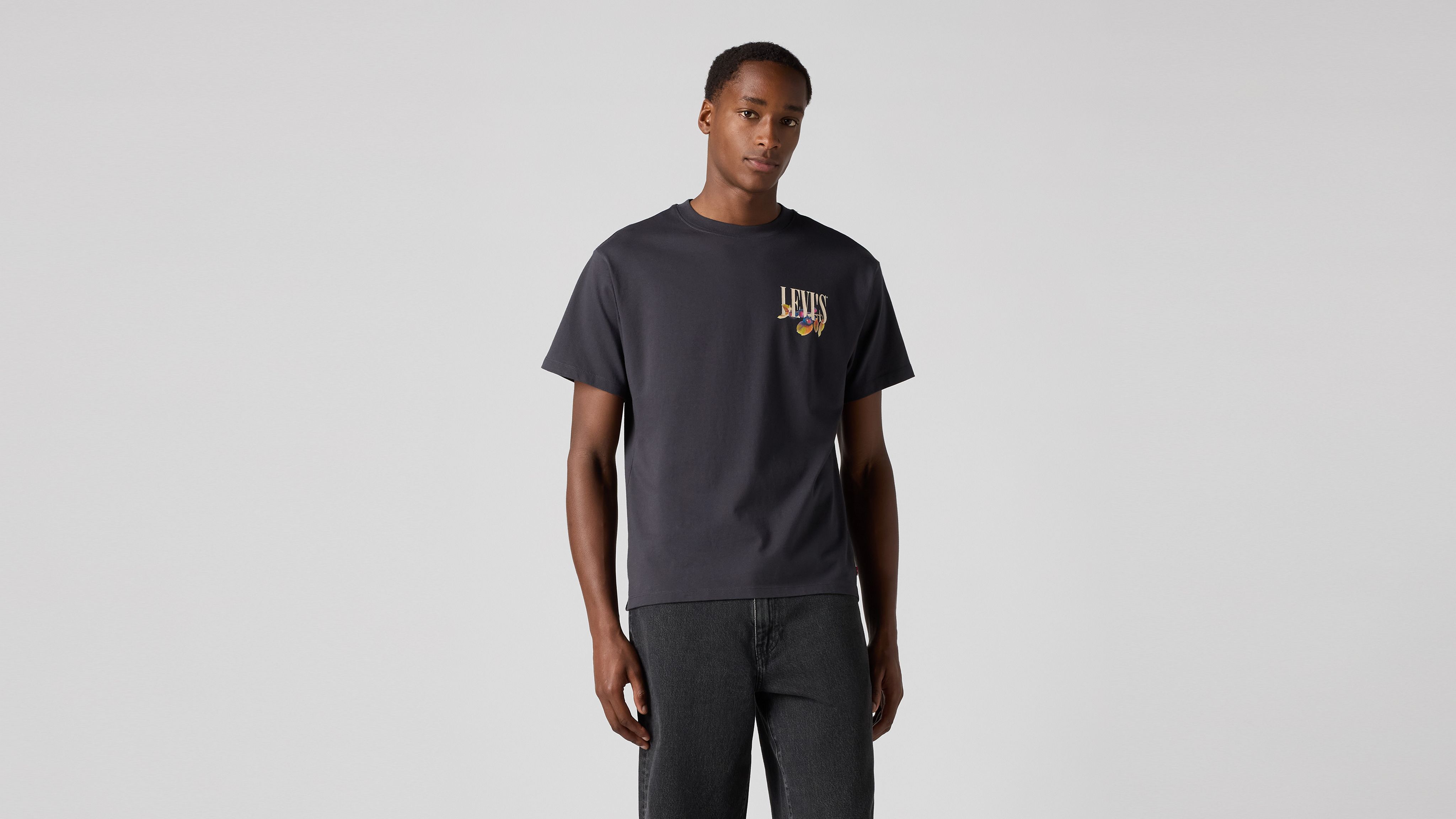 Vintage Fit Graphic Tee - Black | Levi's® GB