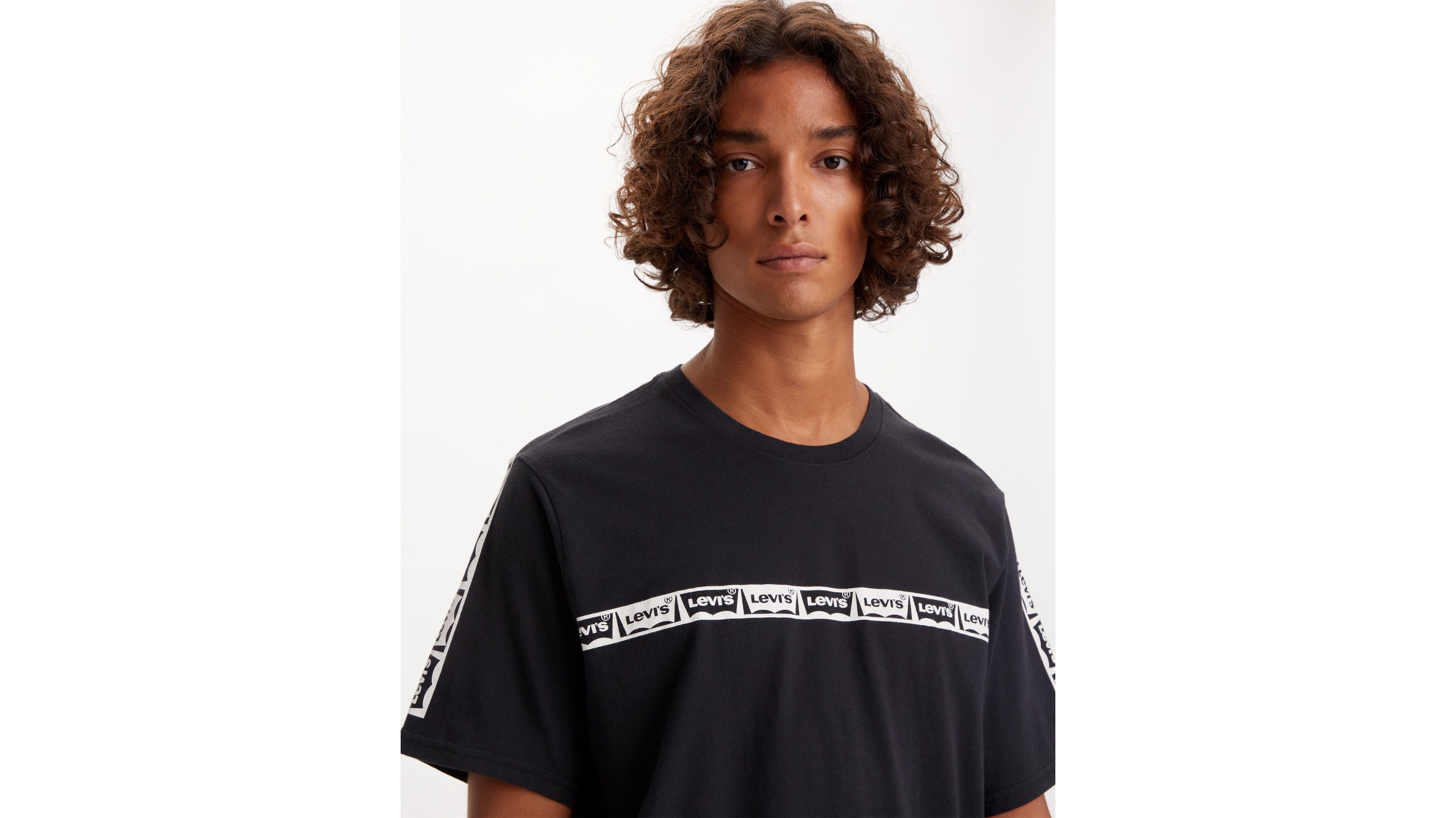 Relaxed Fit Short Sleeve Graphic Tee - Black | Levi's® MT