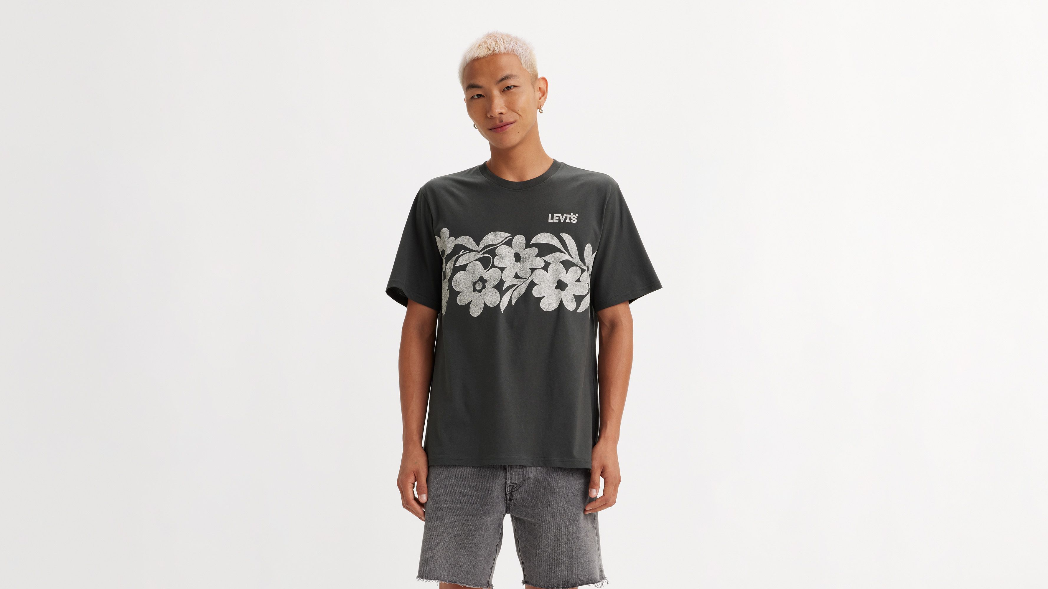 Relaxed Fit Short Sleeve Graphic T-shirt - Black | Levi's® US