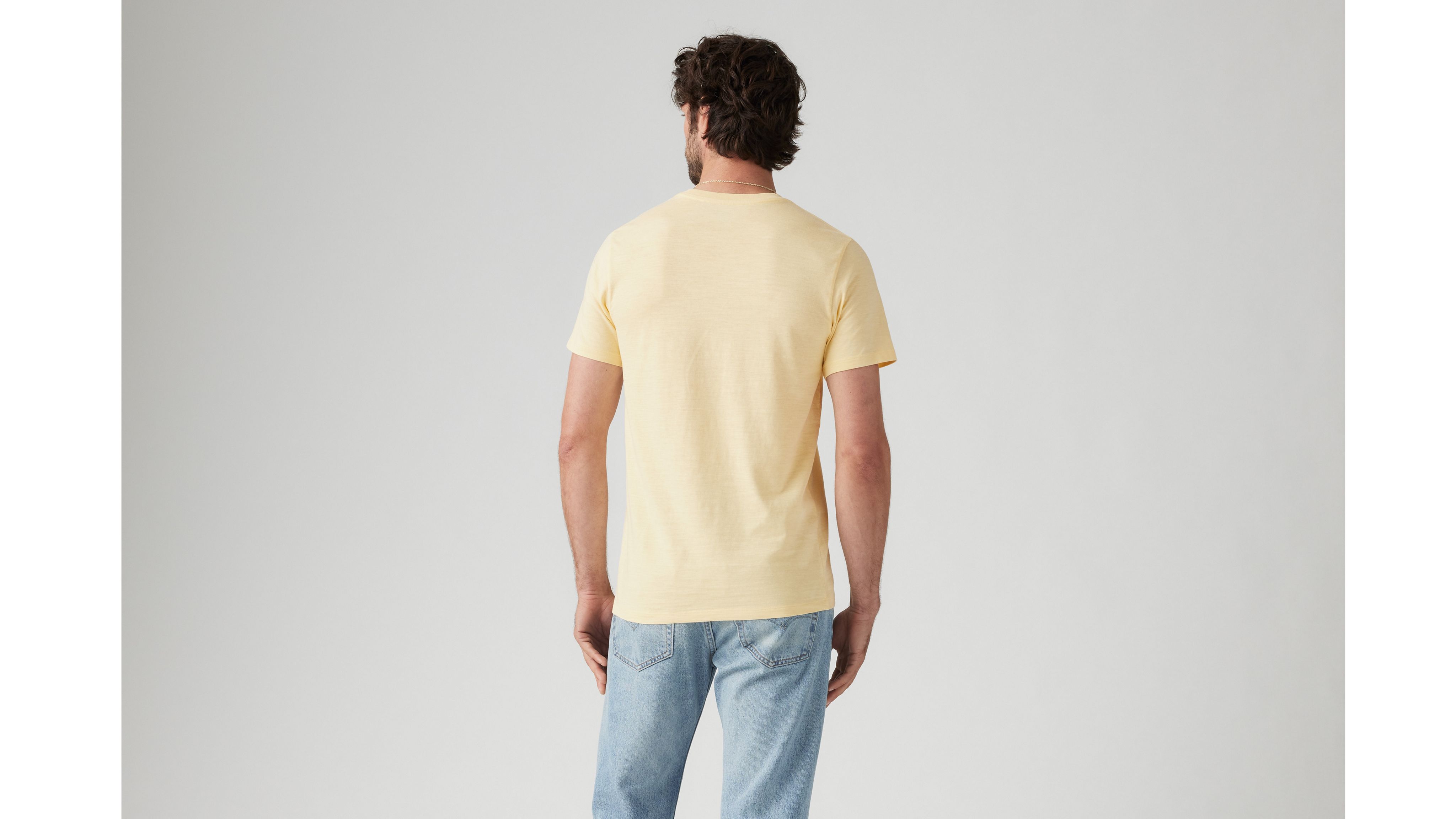 Classic Pocket Tee - Cream | Levi's® DK