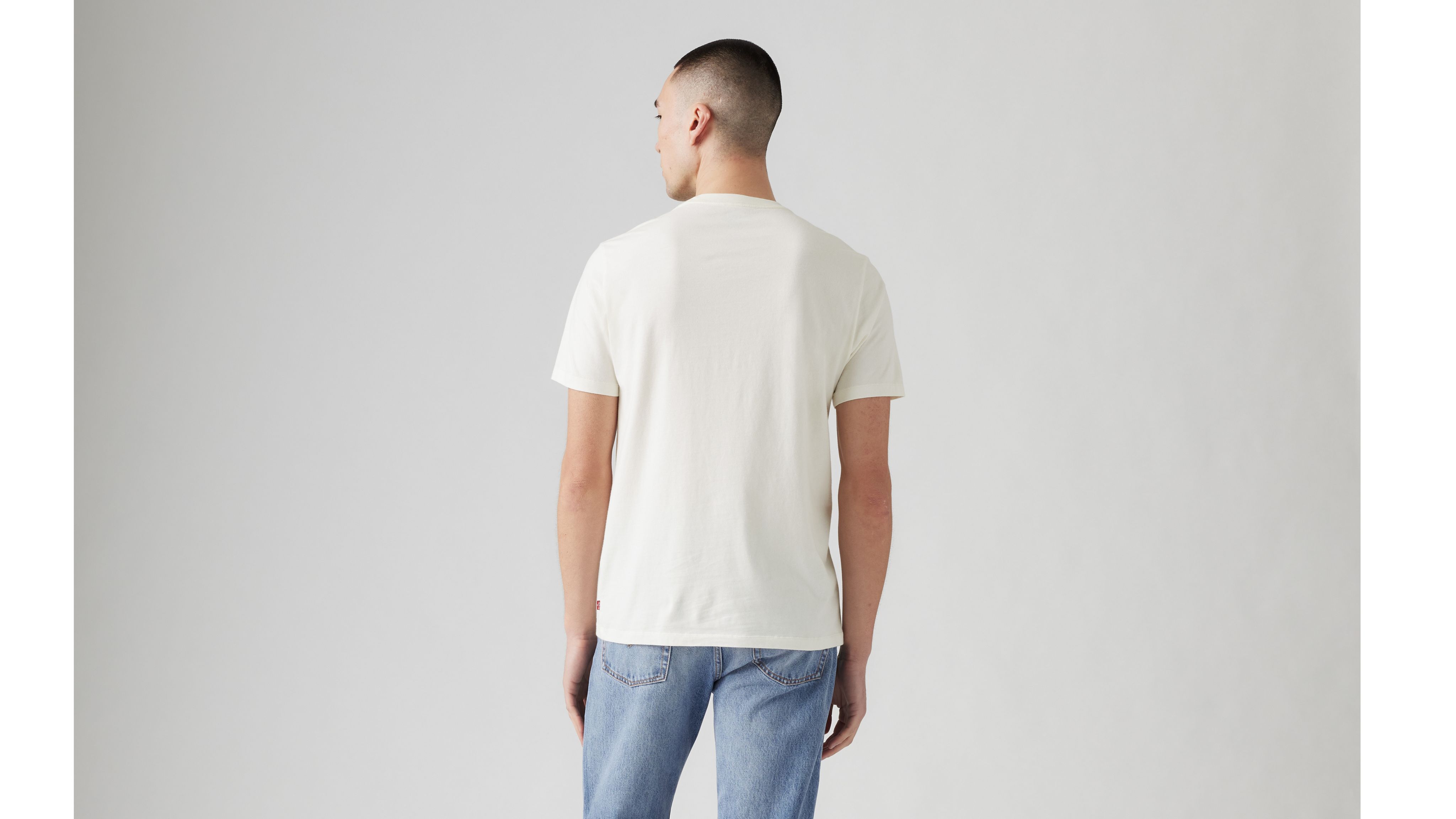 Classic Graphic Tee - White | Levi's® RS