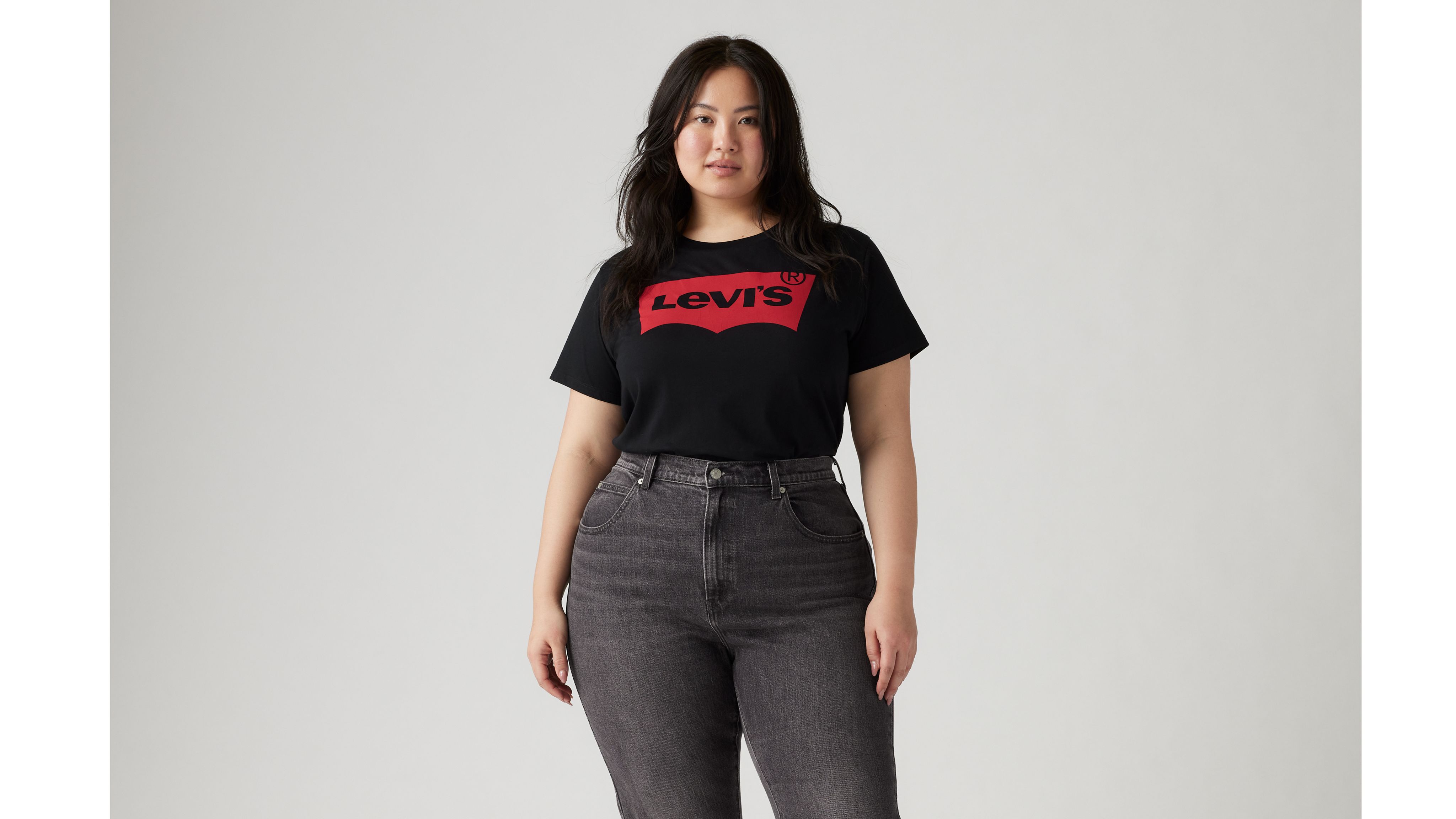 The Perfect Tee Plus Black Levis® Gb