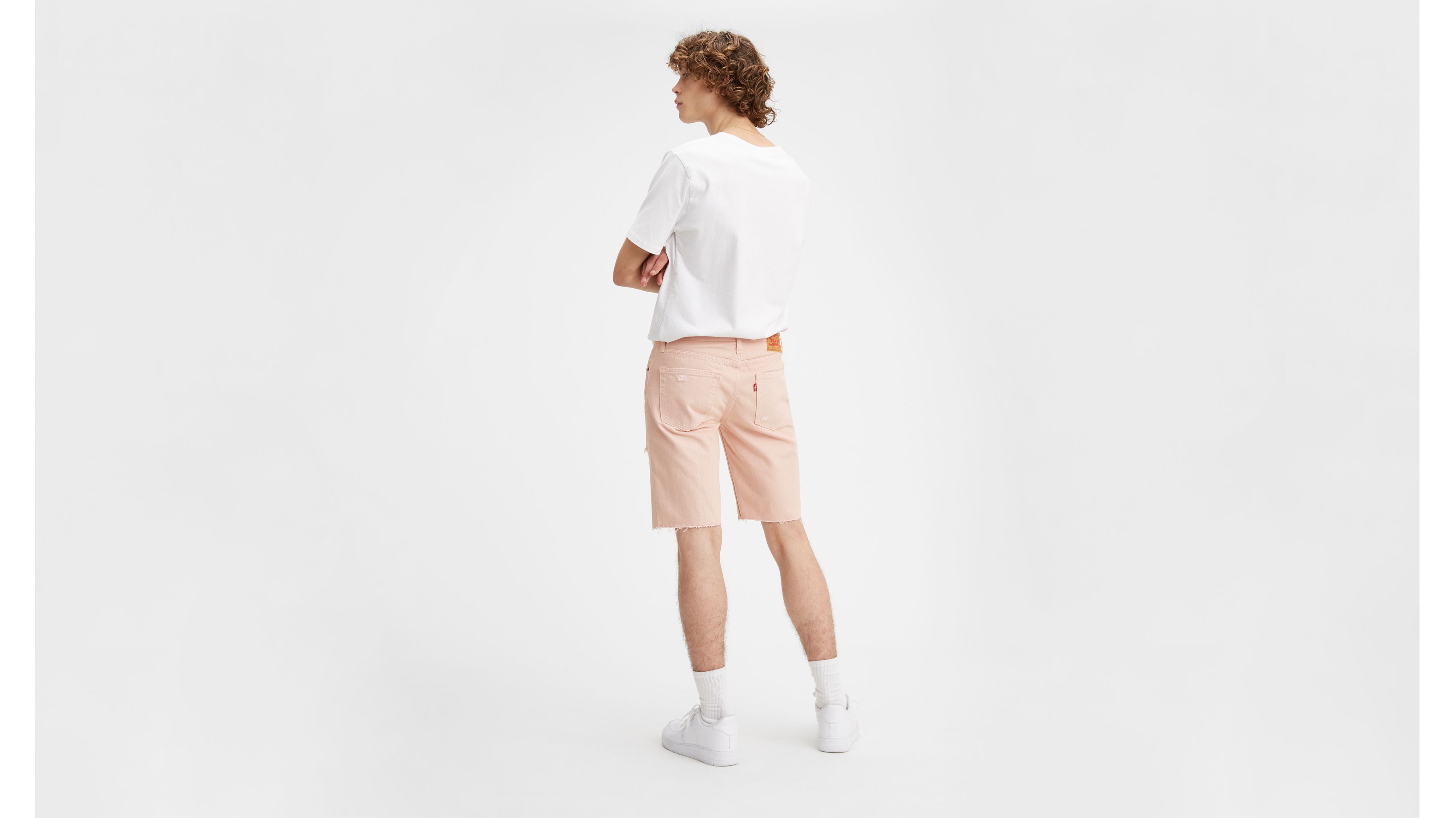 511™ Slim Cut-off 10-11" Men's Shorts - Pink | Levi's® US