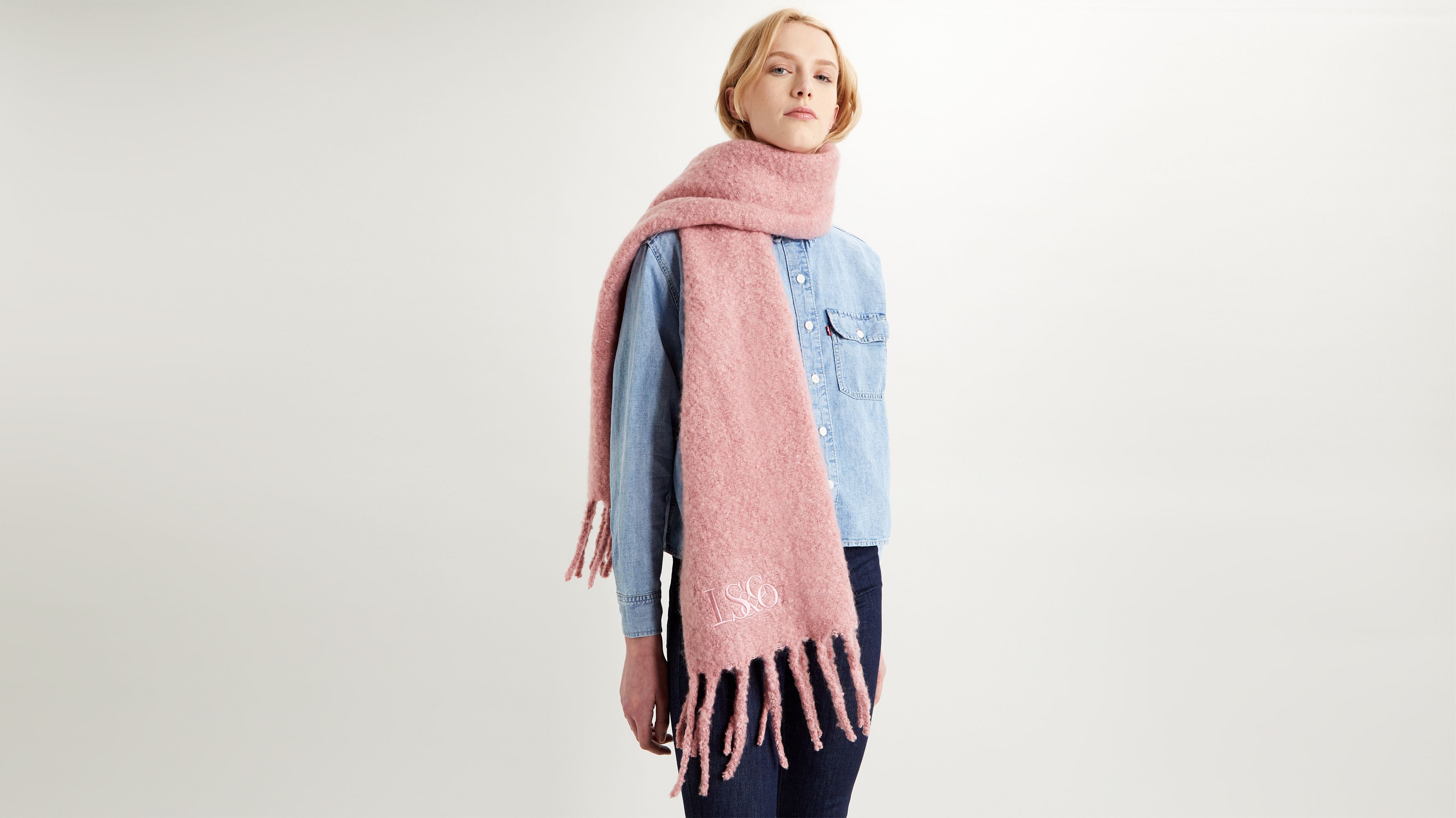 Écharpe duveteuse - rose | Levi's® CA