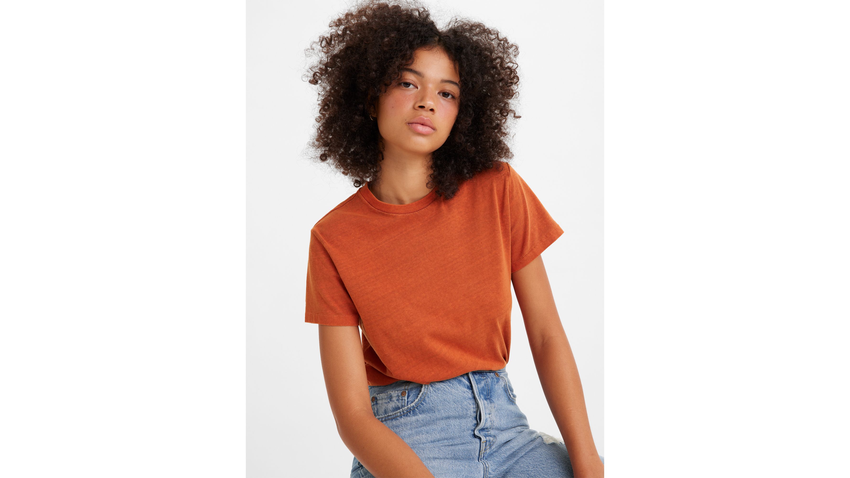 Classic Fit T-shirt - Brown | Levi's® US