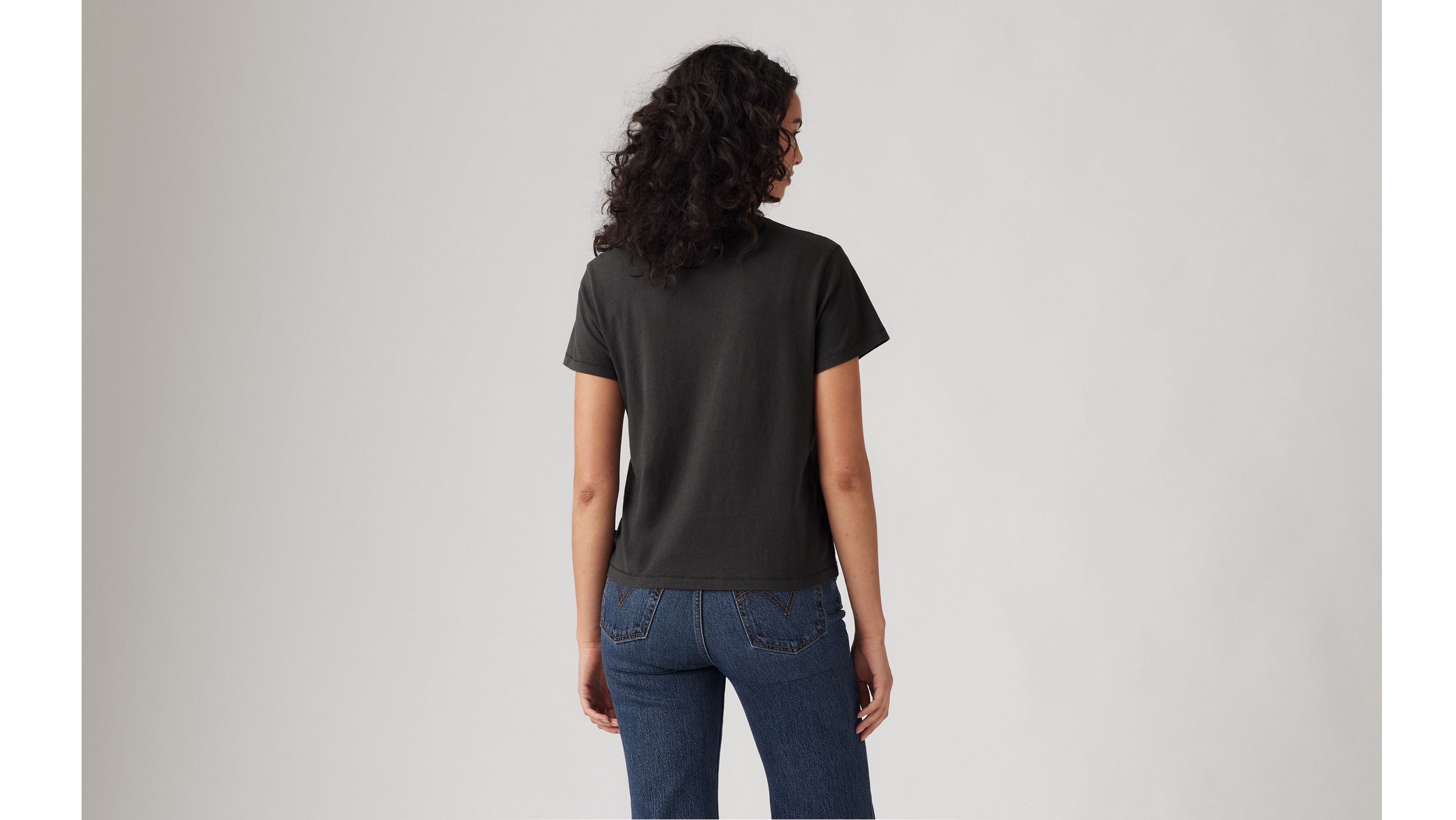 Graphic Classic Tee - Black | Levi's® BE