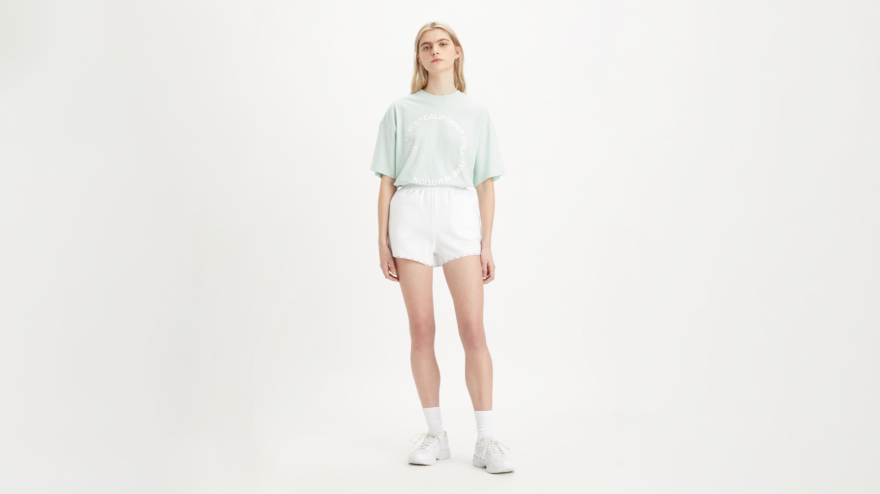 Graphic Taped Squad Women's Shorts - White | Levi's® US