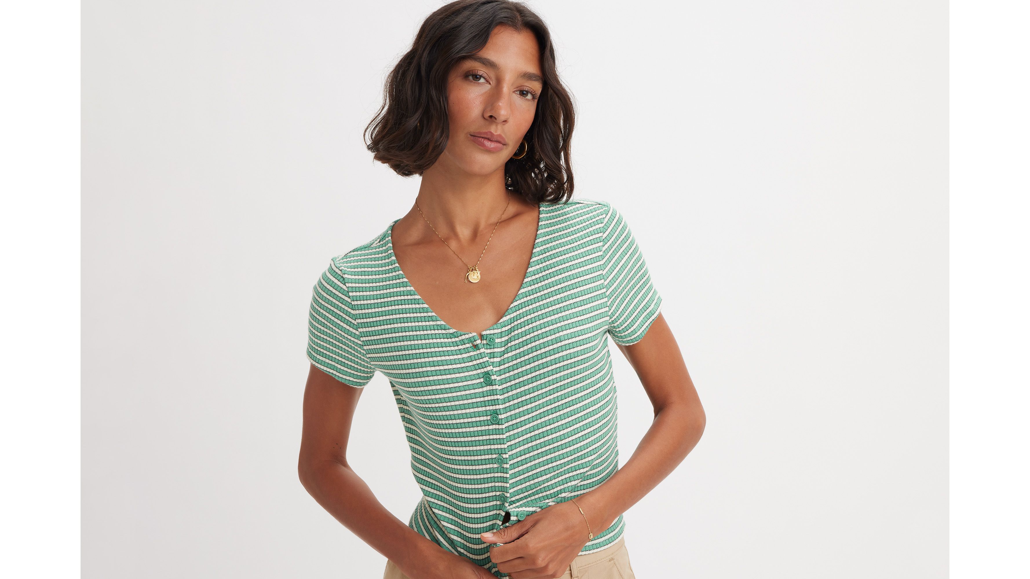 Women's Shirts, Denim Blouses, Tank Tops & T-Shirts | Levi's® CA