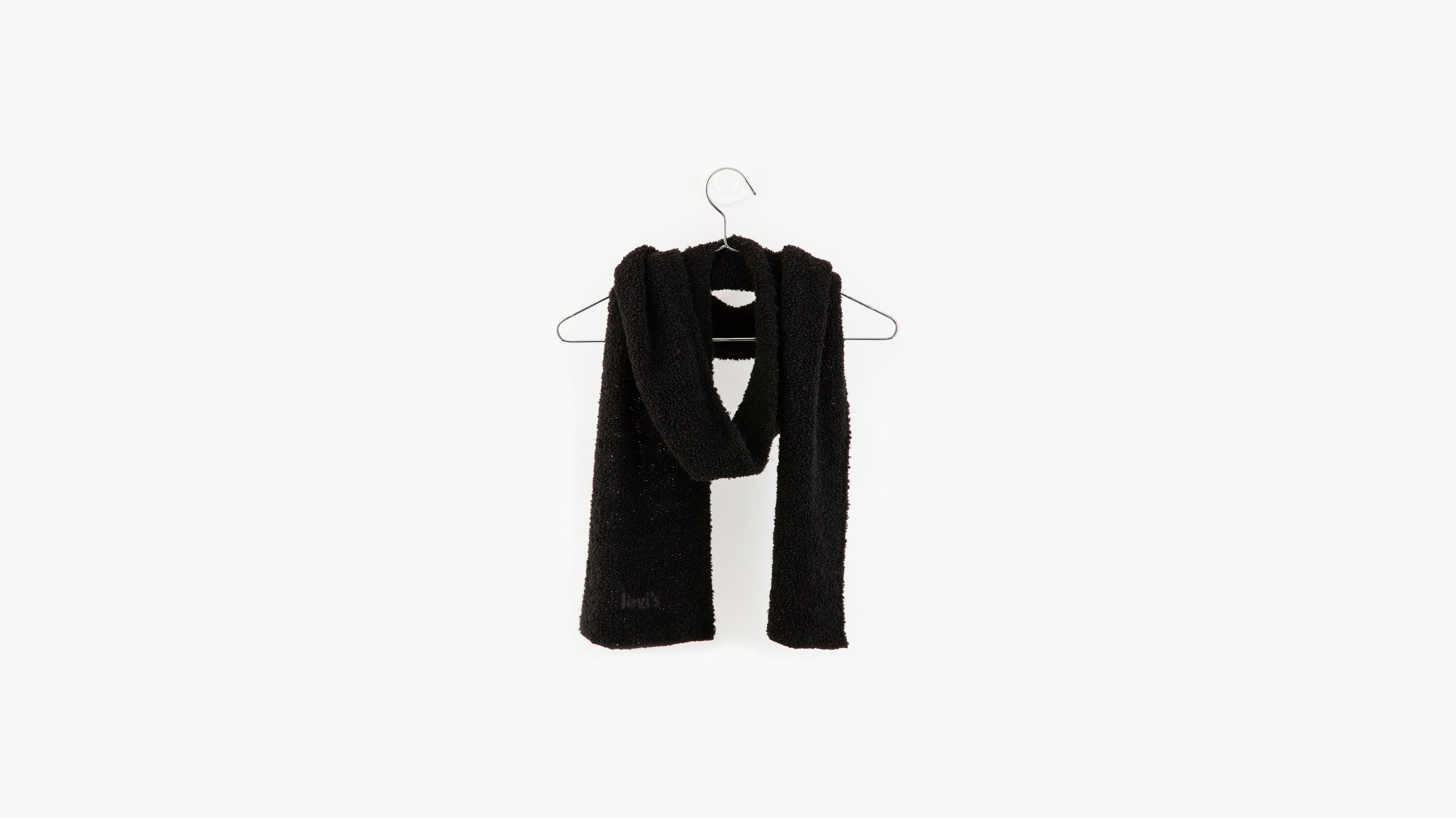 Cozy Scarf - Black | Levi's® AT