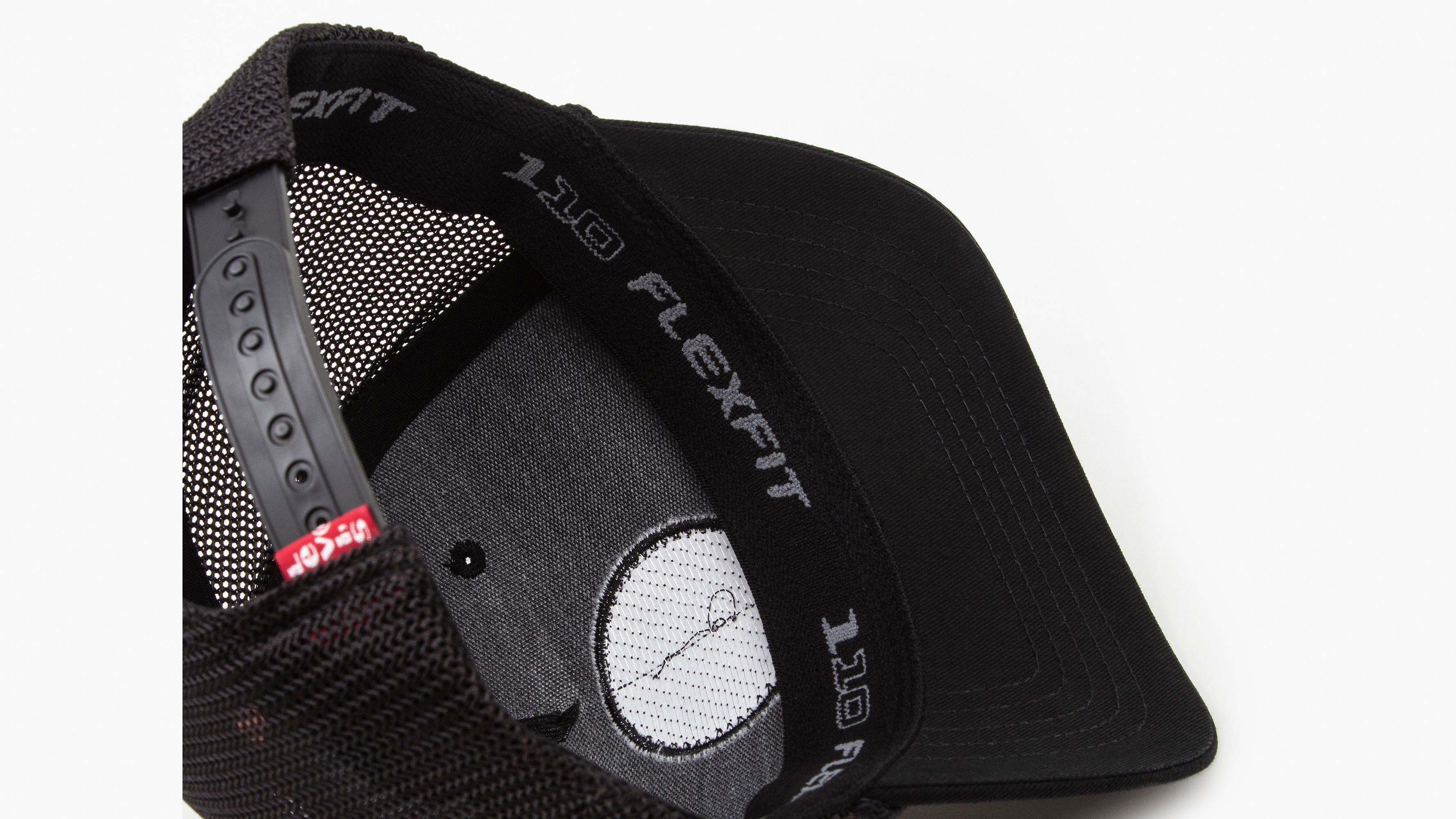 Graphic Trucker Flexfit® Cap - Black | Levi's® ES